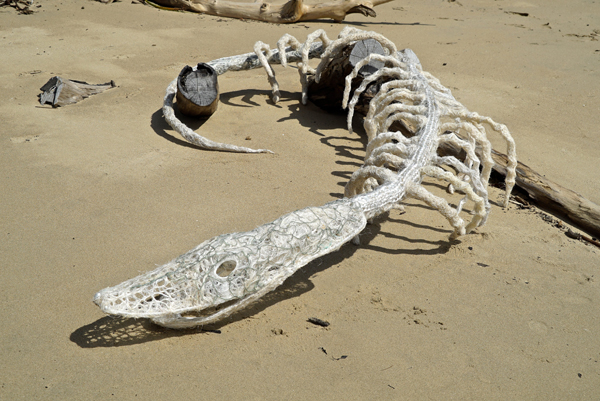 Caught in the Net – Erub Arts – Considering Art
